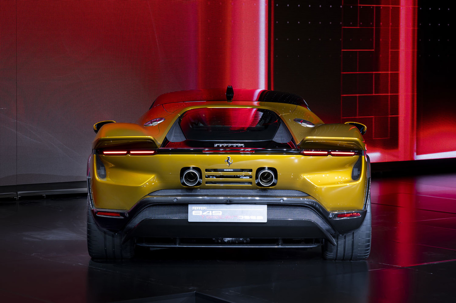 新型「フェラーリ849テスタロッサ」発表イベントの会場から 内装・外装など76枚 【画像・写真】 - webCG