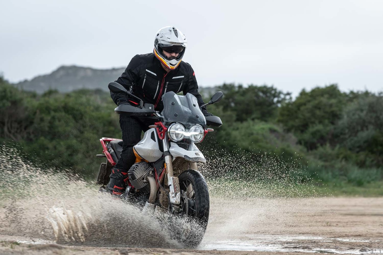 モト・グッツィV85 TT／V85 TTトラベル／V85 TT 100周年記念スペシャルエディション 内装・外装など32枚 【画像・写真】 - webCG