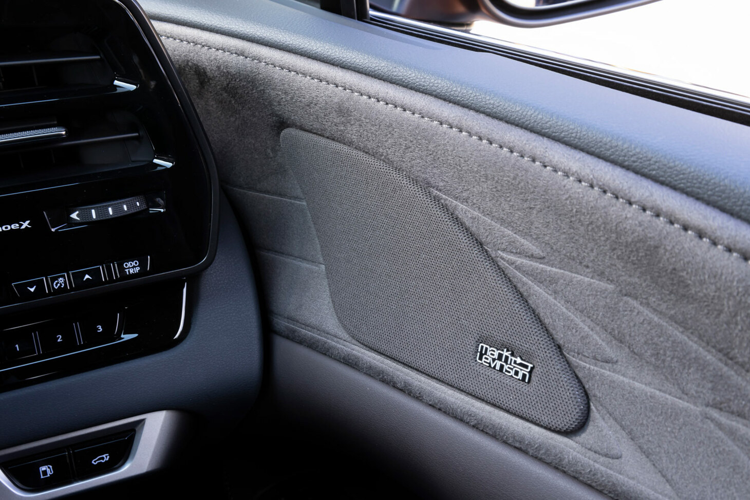 【徹底解説】新型レクサスRX 【ニューモデルSHOWCASE】 の画像33枚 - webCG