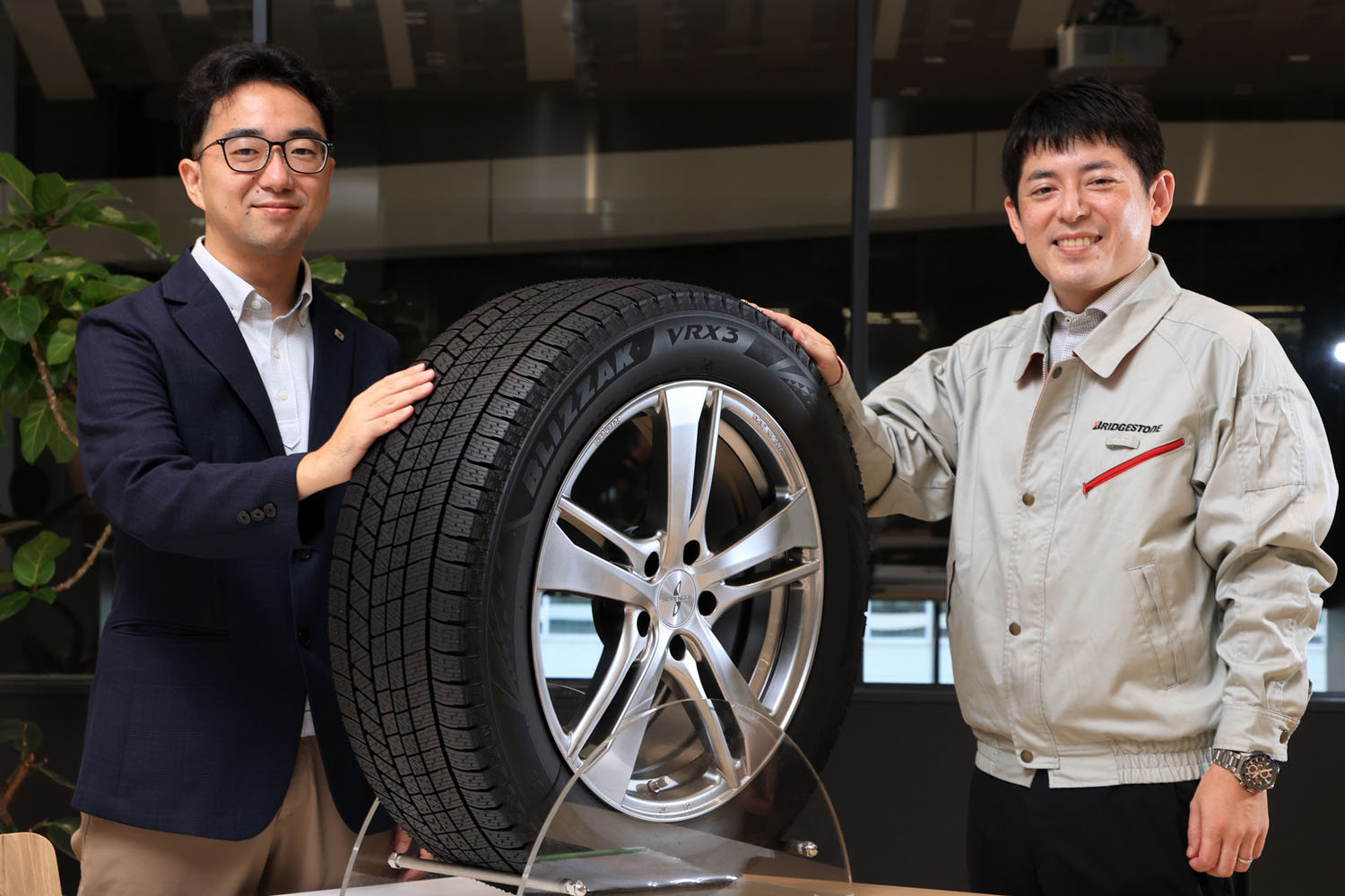 SUVサイズも登場！ 「ブリヂストン・ブリザックVRX3」の強さの秘訣に迫る 【キーマンが語るBRIDGESTONE BLIZZAK VRX3の真価＜AD＞】 - webCG