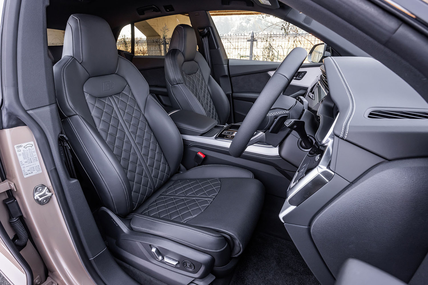 アウディQ8 50 TDIクワトロSライン（4WD/8AT）【試乗記】 の画像19枚 - webCG