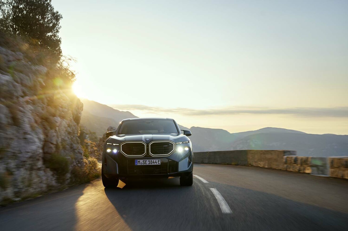 システム出力653PSのモンスターSUV！ 写真で見る「BMW XM」 内装・外装など39枚 【画像・写真】 - webCG