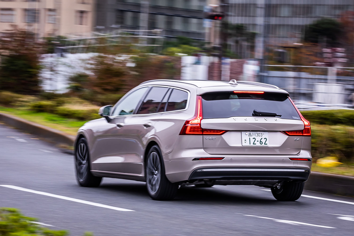 ボルボV60アルティメットB4（FF/7AT）【試乗記】 の画像19枚 - webCG