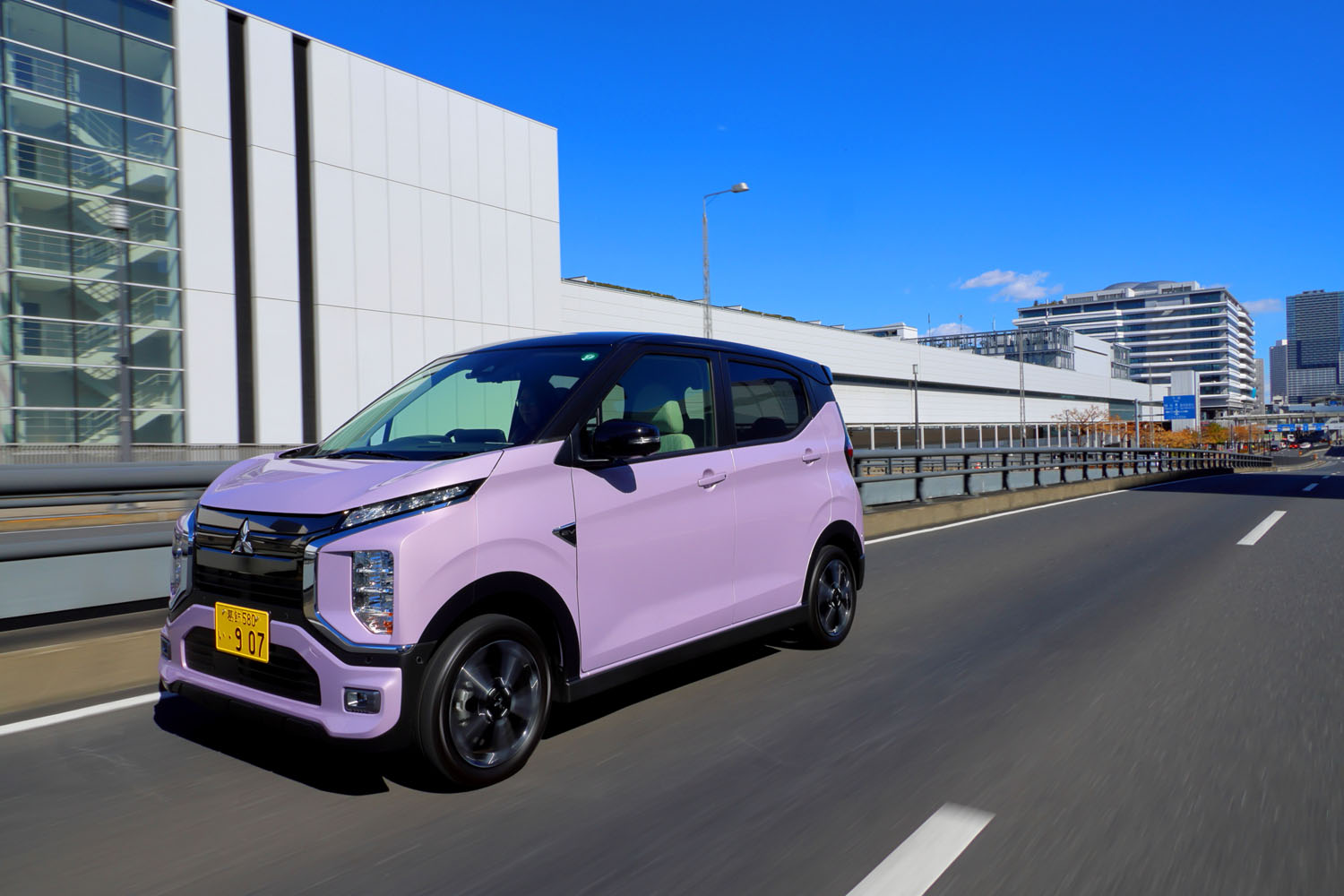 小さなクルマで大満足 三菱eKクロスEVの魅力に迫る 【できる軽でもっといいカーライフ 三菱eKクロスEVで行こう＜AD＞】 - webCG