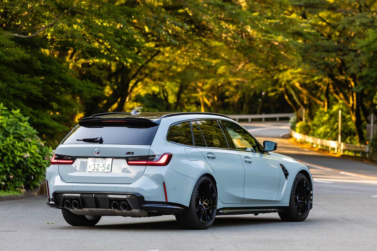 BMW M3コンペティションM xDriveツーリング（前編） の画像13枚 - webCG