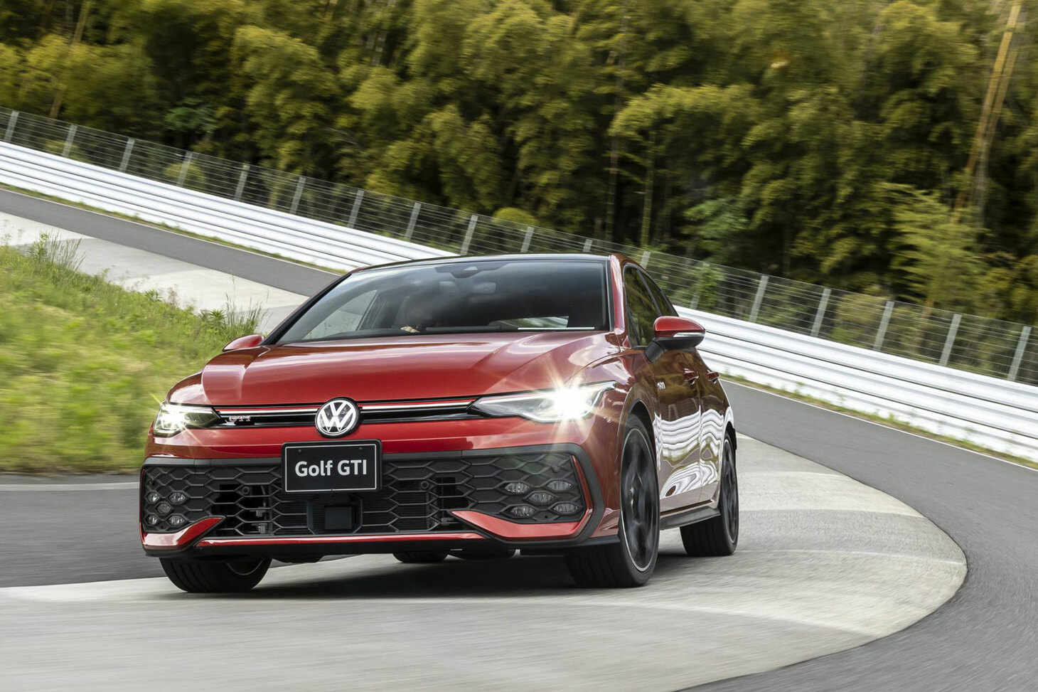 フォルクスワーゲン・ゴルフRヴァリアント／ゴルフR／ゴルフGTI【試乗記】 の画像26枚 - webCG