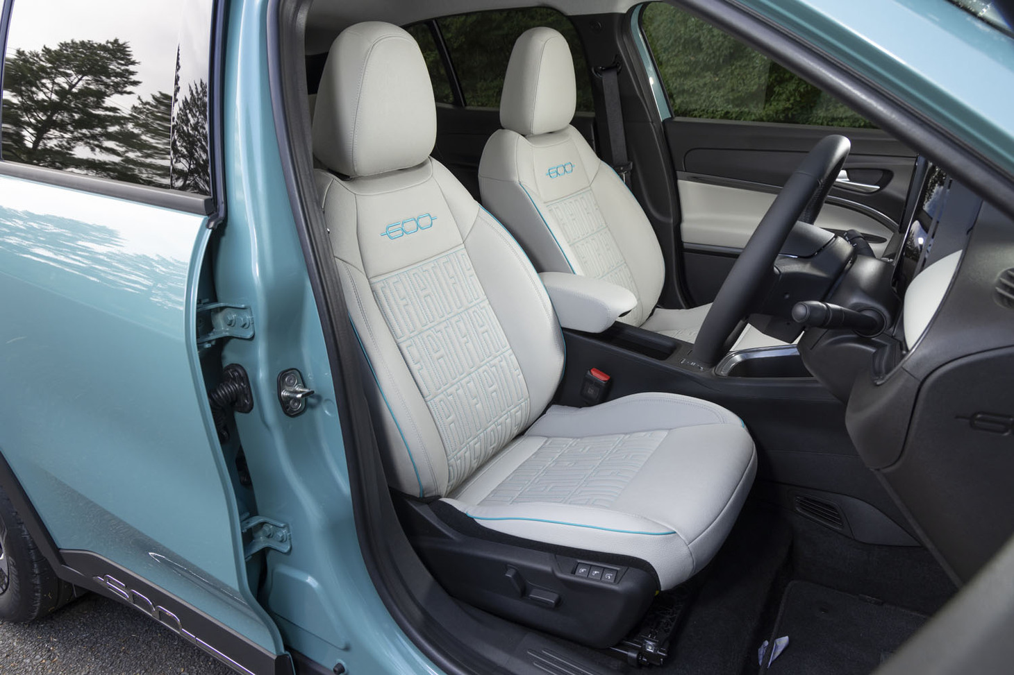 フィアット600eラプリマ（FWD）【試乗記】 の画像24枚 - webCG