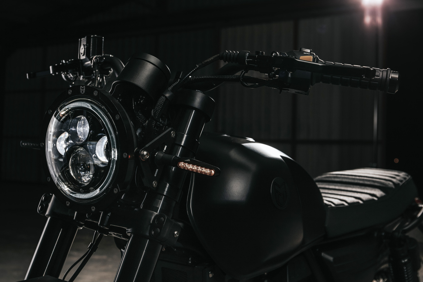 マットモーターサイクルズからニューモデル「DRK-01」が登場 【ニュース】 の画像5枚 - webCG