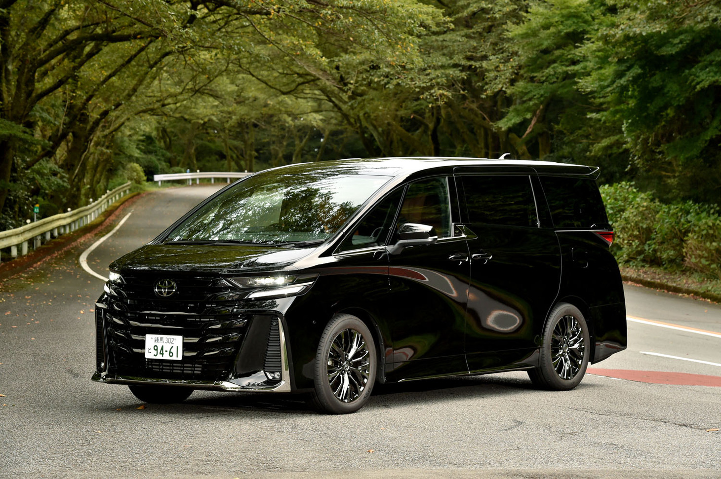 トヨタ・ヴェルファイアZプレミア（前編） の画像12枚 - webCG