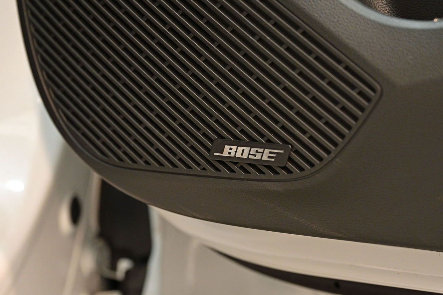 「ルノー・アルカナ」の期待の新グレード「E-TECHエンジニアード」を写真で見る 内装・外装など23枚 【画像・写真】 - webCG