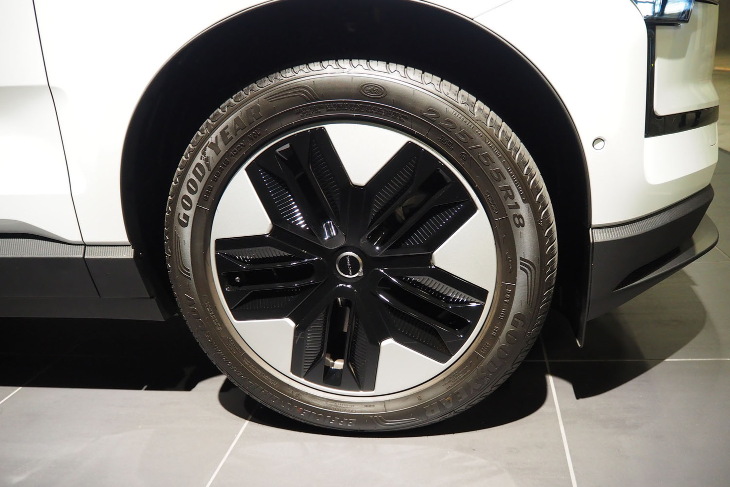 ボルボEX30クロスカントリー 内装・外装など80枚 【画像・写真】 - webCG