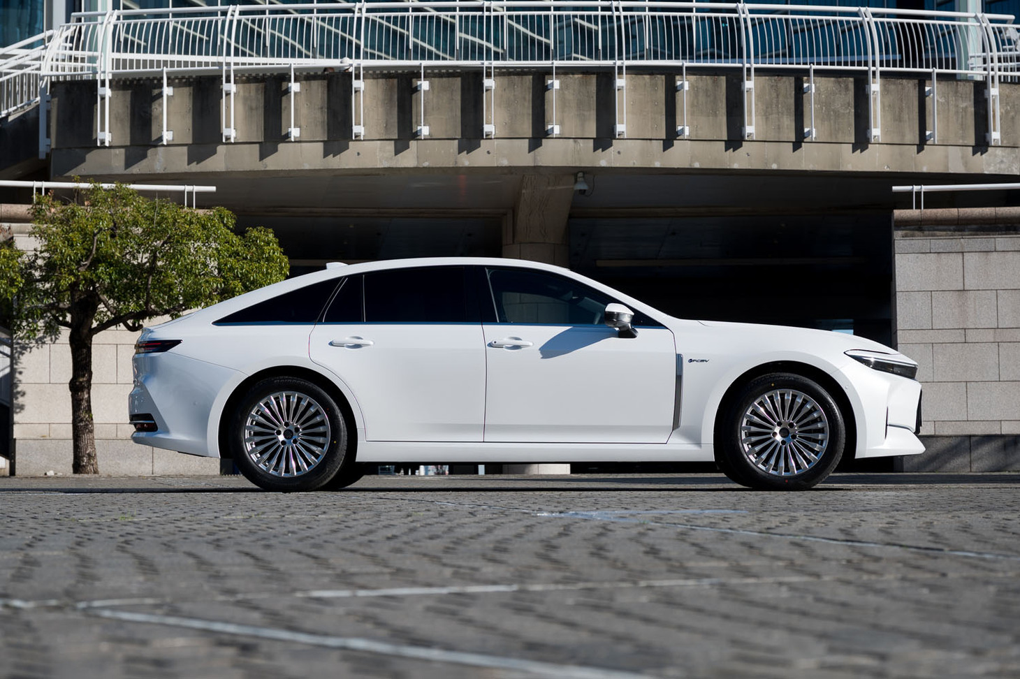 トヨタ・クラウン セダンZ＜FCEV＞／クラウン セダンZ＜HEV＞【試乗記】 の画像18枚 - webCG