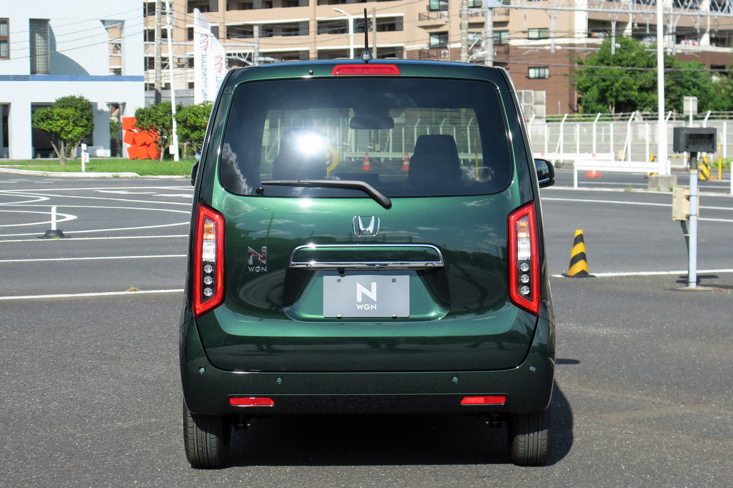 ホンダN-WGN Lスタイル＋ ビター／N-WGNカスタムL・ターボ／N-WGN L 内装・外装など48枚 【画像・写真】 - webCG