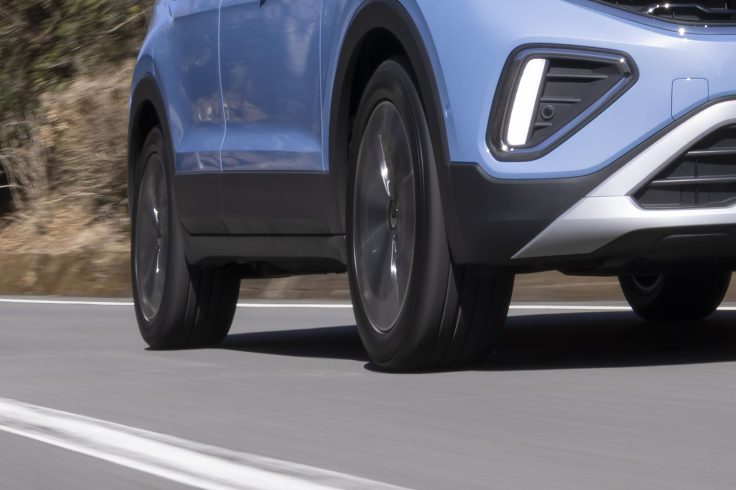 「KUMHO ECSTA HS52」の“ハイバランス”を味わう 【クルマも道も選ばぬ万能タイヤ 「KUMHO ECSTA HS52」を試す＜AD＞】 - webCG