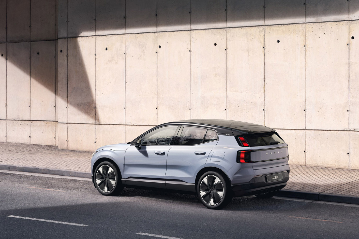 ボルボがコンパクトな電動SUV「EX30」を発表 【ニュース】 の画像12枚 - webCG