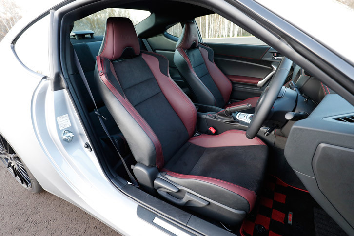 スバルBRZ STI Sport（FR/6MT）／レガシィB4リミテッド（4WD/CVT）【試乗記】 の画像24枚 - webCG