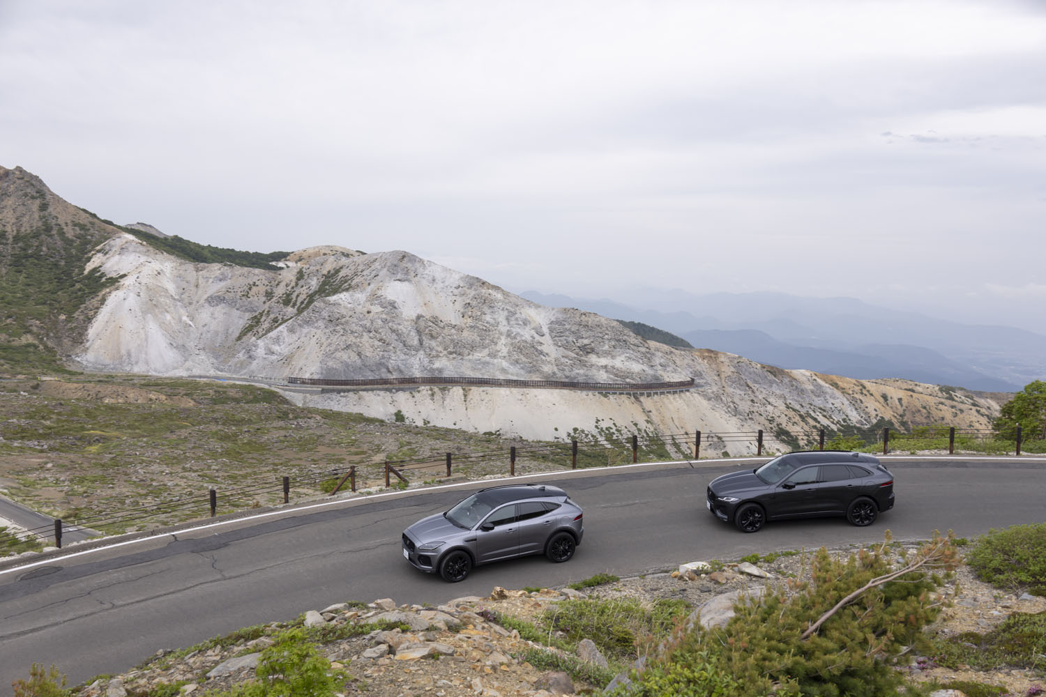 「E-PACE」と「F-PACE」のPHEVがジャガーの新時代を告げる 【JAGUAR ～スポーツPHEVという選択肢～＜AD＞】 - webCG