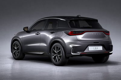 レクサスから新型コンパクトSUV「LBX」登場 日本では2023年秋以降の発売を予定 【ニュース】 - webCG