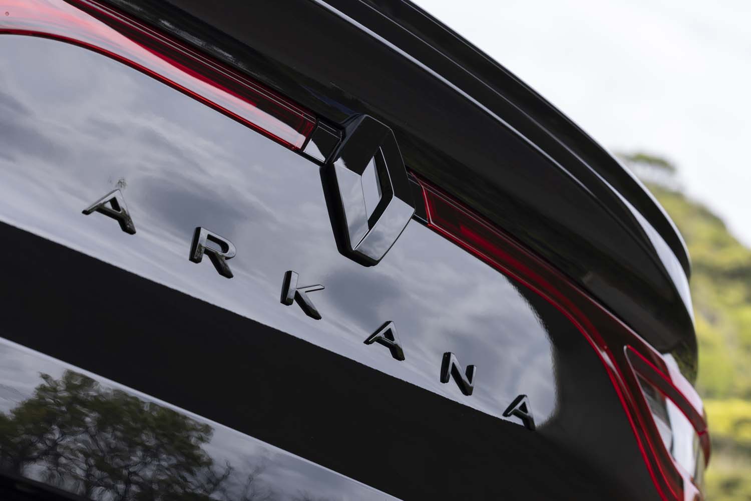 アルカナE-TECHエンジニアードでロングドライブへ 【日々の生活を豊かにするルノーの“フルハイブリッド”SUV＜AD＞】 - webCG