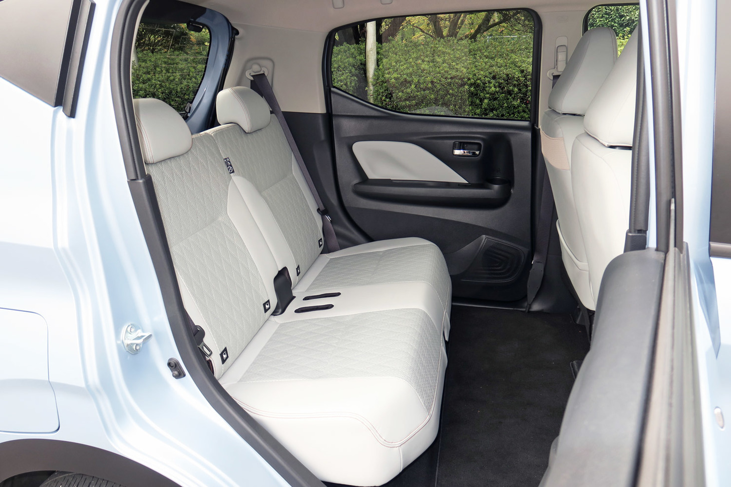 三菱eKクロスEV P 内装・外装など73枚 【画像・写真】 - webCG