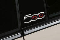 「フィアット500C」に“Nuova 500”の誕生60周年を記念した限定車 【ニュース】 - webCG
