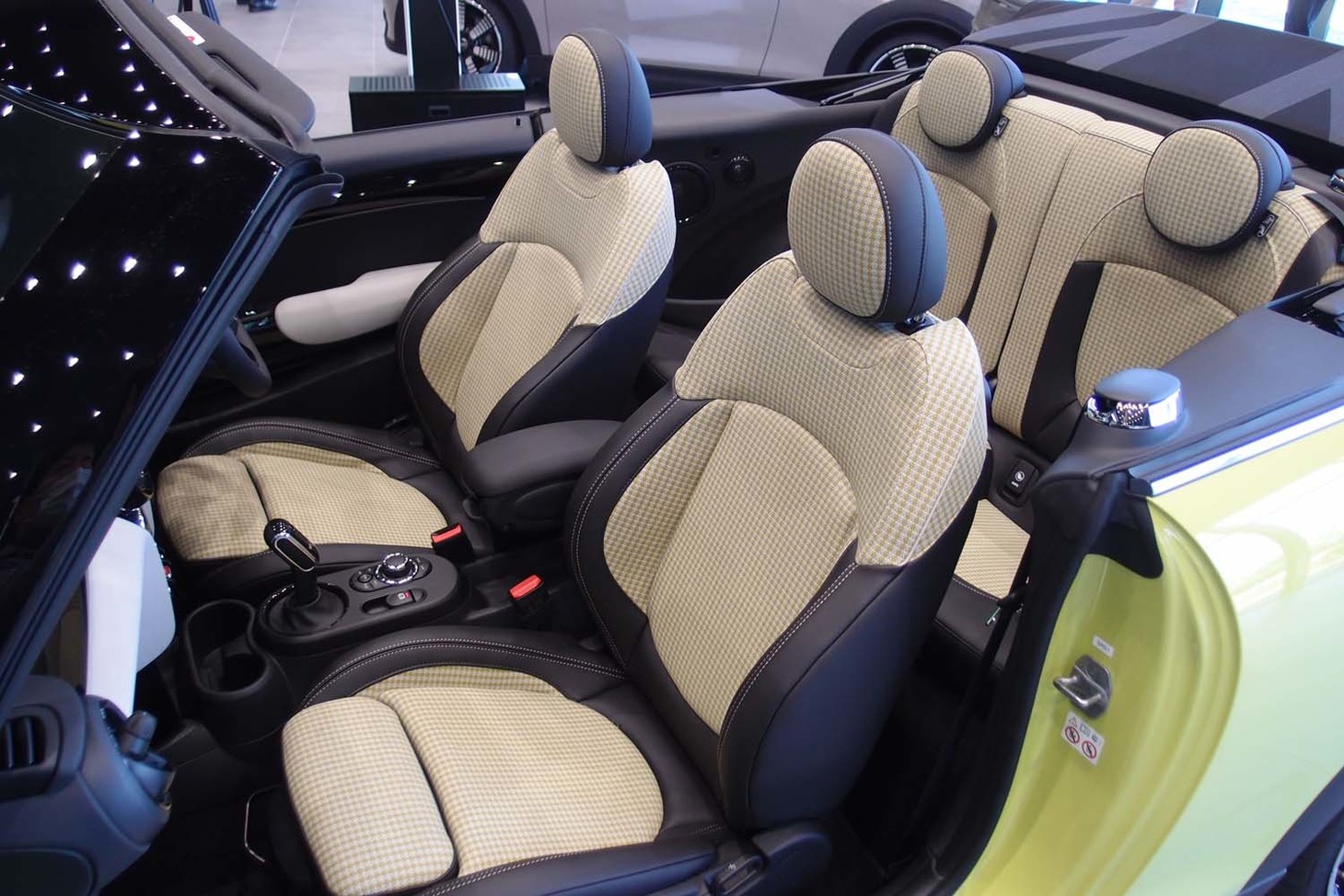 MINI 3ドア／5ドア／コンバーチブル 内装・外装など41枚 【画像・写真】 - webCG