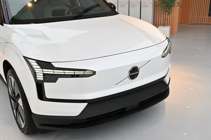 世界初披露からわずか1週間で日本上陸！ ボルボの新型車「EX30」を写真で見る 内装・外装など16枚 【画像・写真】 - webCG