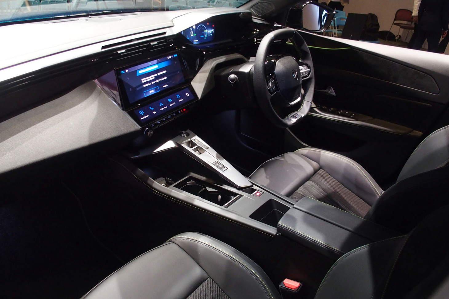 プジョー408 内装・外装など66枚 【画像・写真】 - webCG