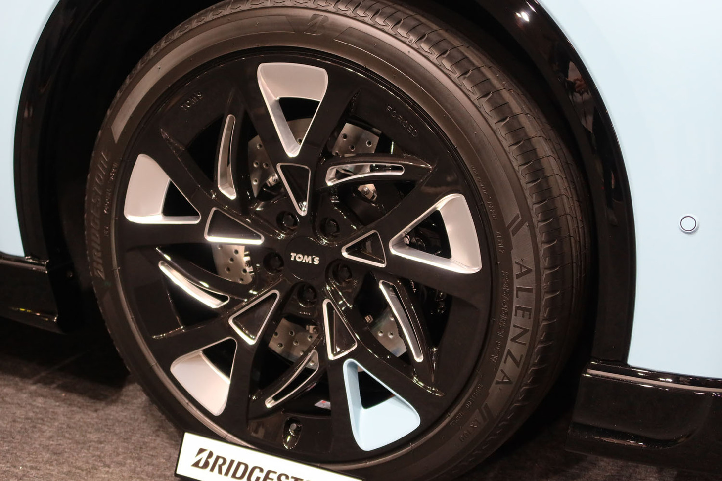 東京オートサロン2025（TOM'S） 内装・外装など23枚 【画像・写真】 - webCG