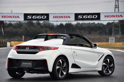 ホンダS660 β（MR/6MT）／ホンダS660 α（MR/CVT）【試乗記】 隔世の感あり - webCG