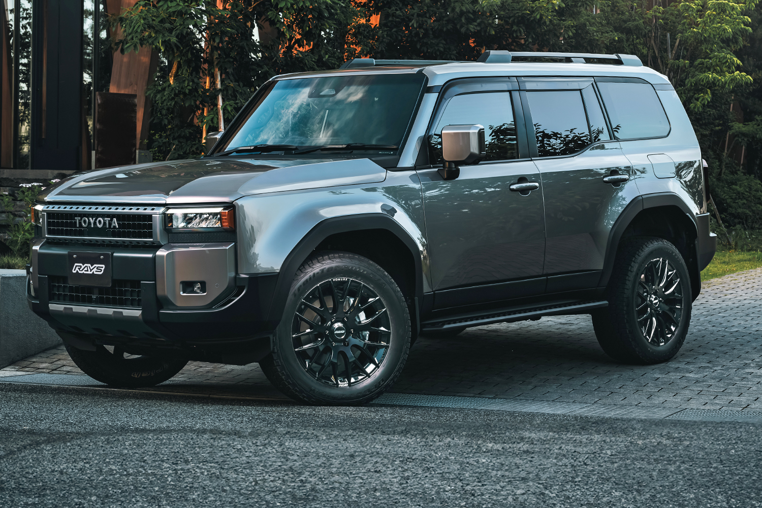 圧倒的存在感！ 「ホムラ2×9R」の魅力に迫る 【最高峰技術の結晶 レイズが鍛えた高性能ホイールの世界＜AD＞】 - webCG