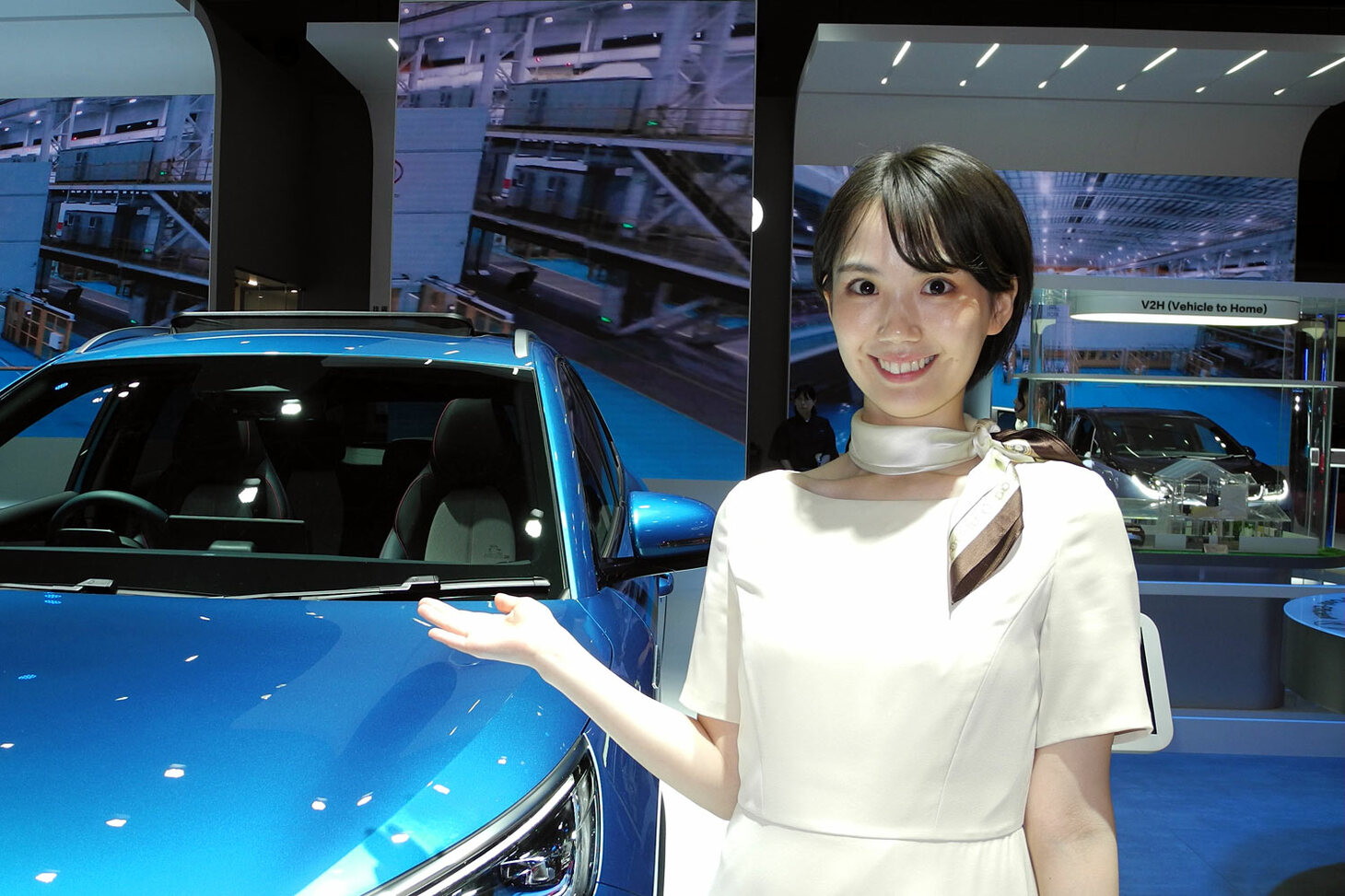 【ジャパンモビリティショー2023】コンパニオン（BYDブース） ビジュアル26枚 【画像・写真】 - webCG