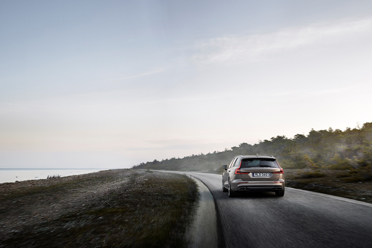 ボルボV60 内装・外装など70枚 【画像・写真】 - webCG