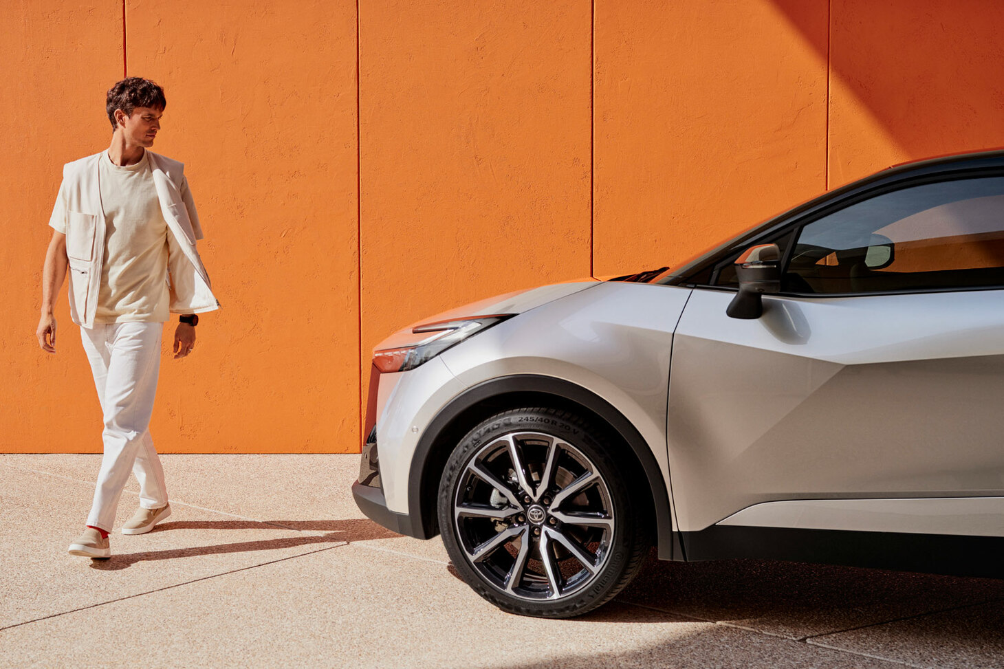 新型トヨタC-HR 内装・外装など37枚 【画像・写真】 - webCG