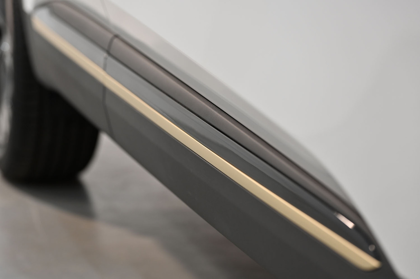 「ルノー・アルカナ」の期待の新グレード「E-TECHエンジニアード」を写真で見る 内装・外装など23枚 【画像・写真】 - webCG