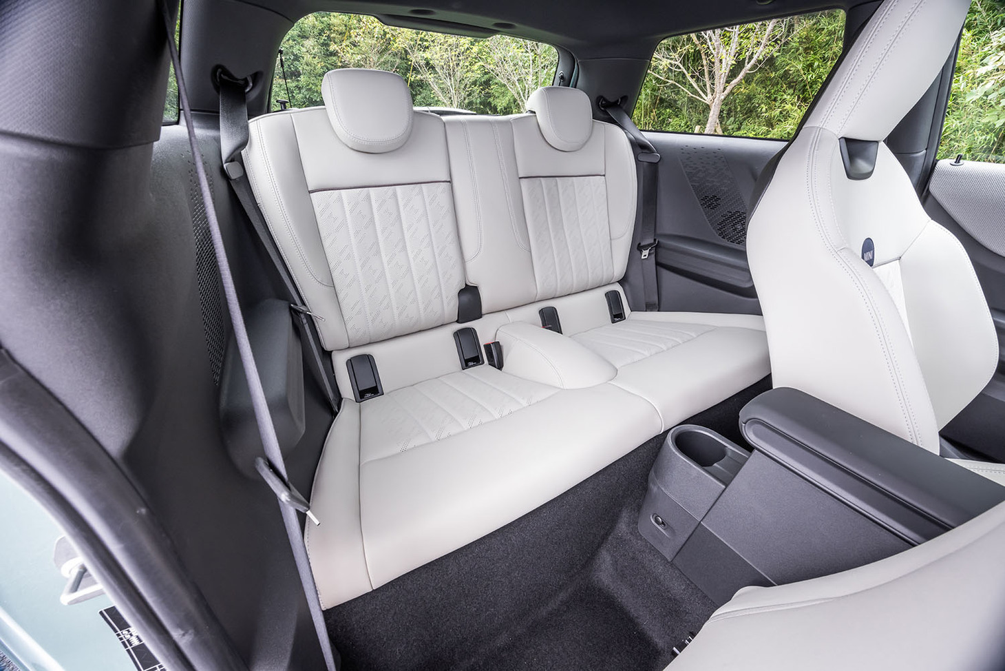 MINIクーパー3ドアS (FF/7AT)【試乗記】 の画像21枚 - webCG