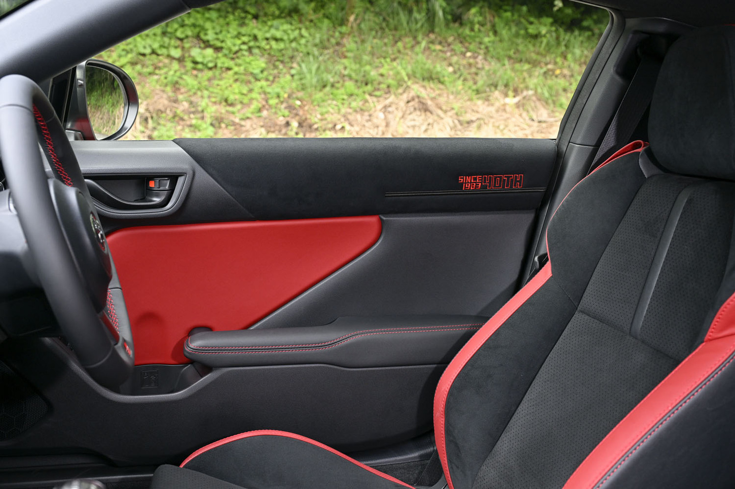 トヨタGR86 RZ“40th Anniversary limited” 内装・外装など59枚 【画像・写真】 - webCG