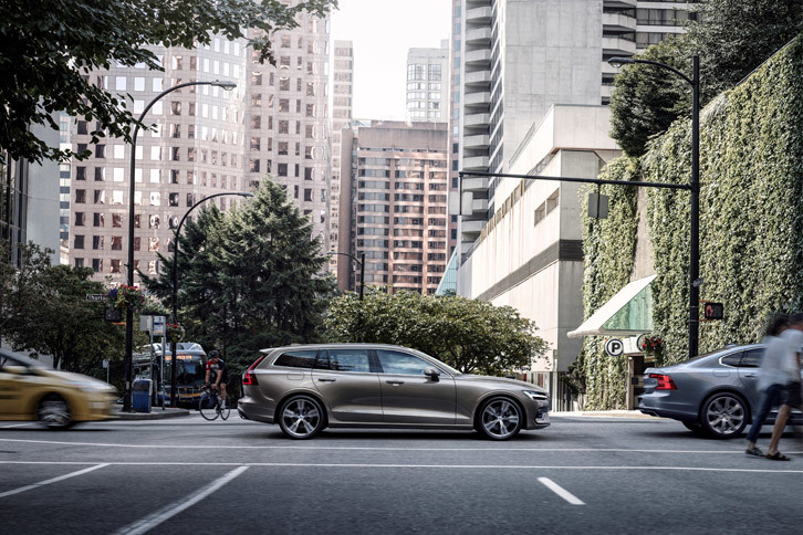 ボルボV60 内装・外装など70枚 【画像・写真】 - webCG