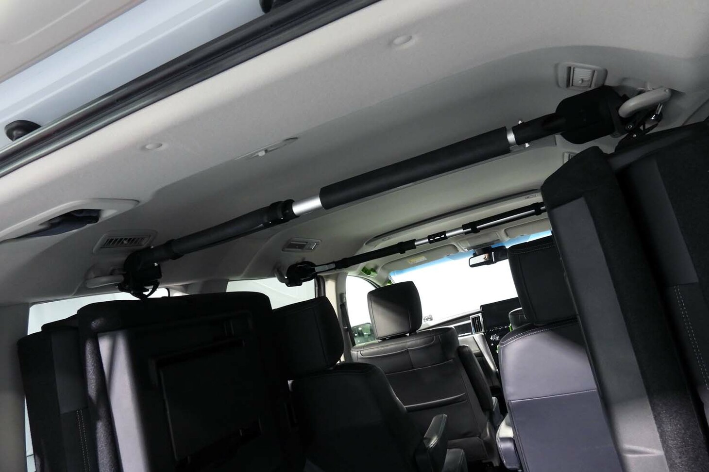 三菱デリカD：5 CHAMONIX SNOW GEAR（シャモニースノーギア） 内装・外装など39枚 【画像・写真】 - webCG