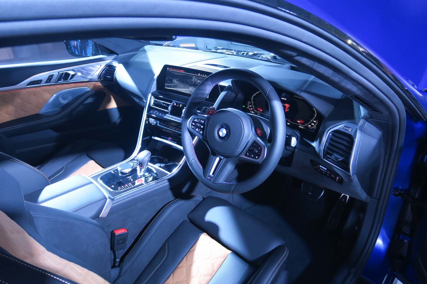 BMW Mの新たなフラッグシップモデル「M8」日本上陸 【ニュース】 の画像7枚 - webCG