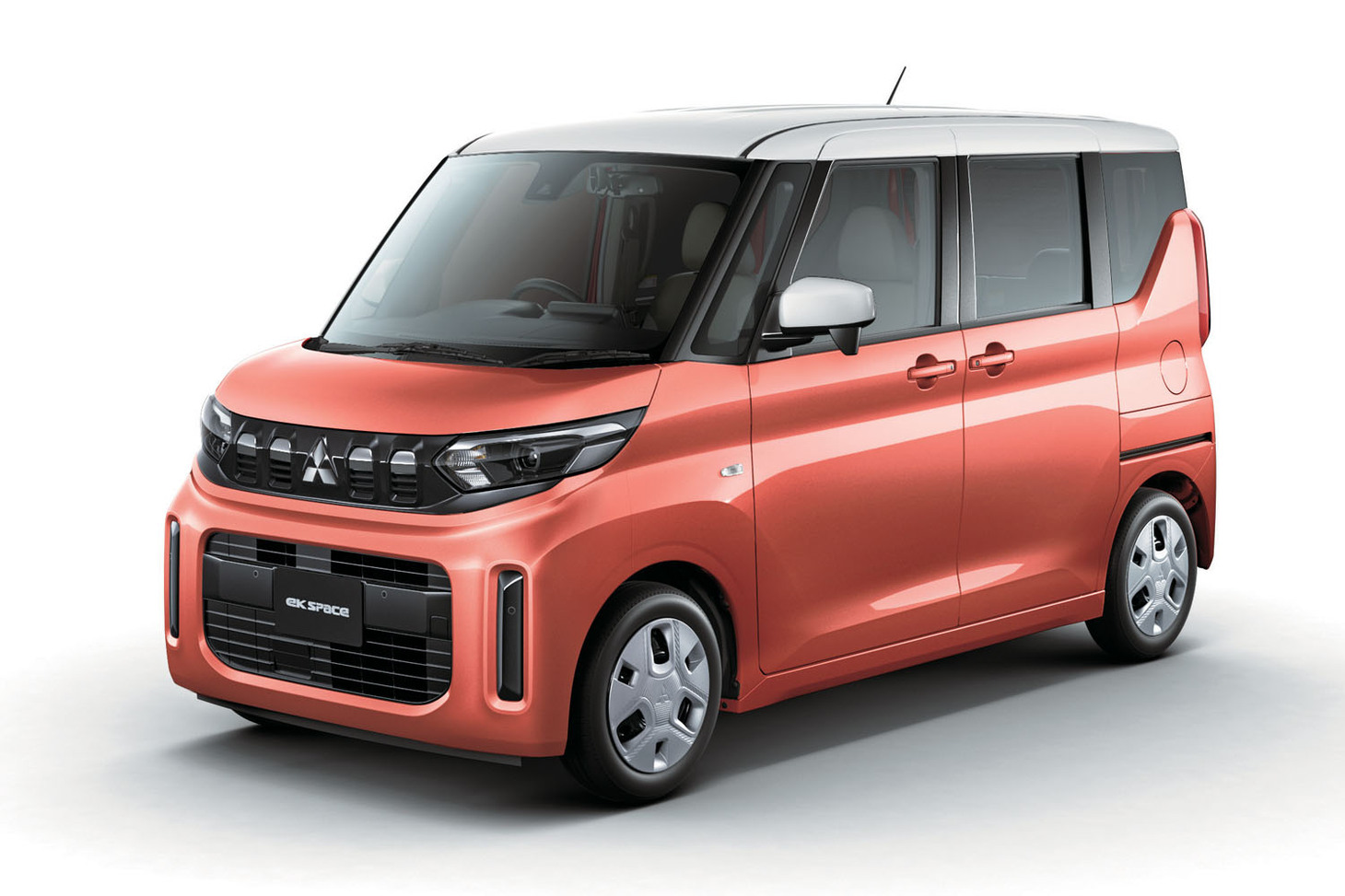 「デリカミニ」が「デリカD：5」に似ていないのはなぜか？ の画像10枚 - webCG