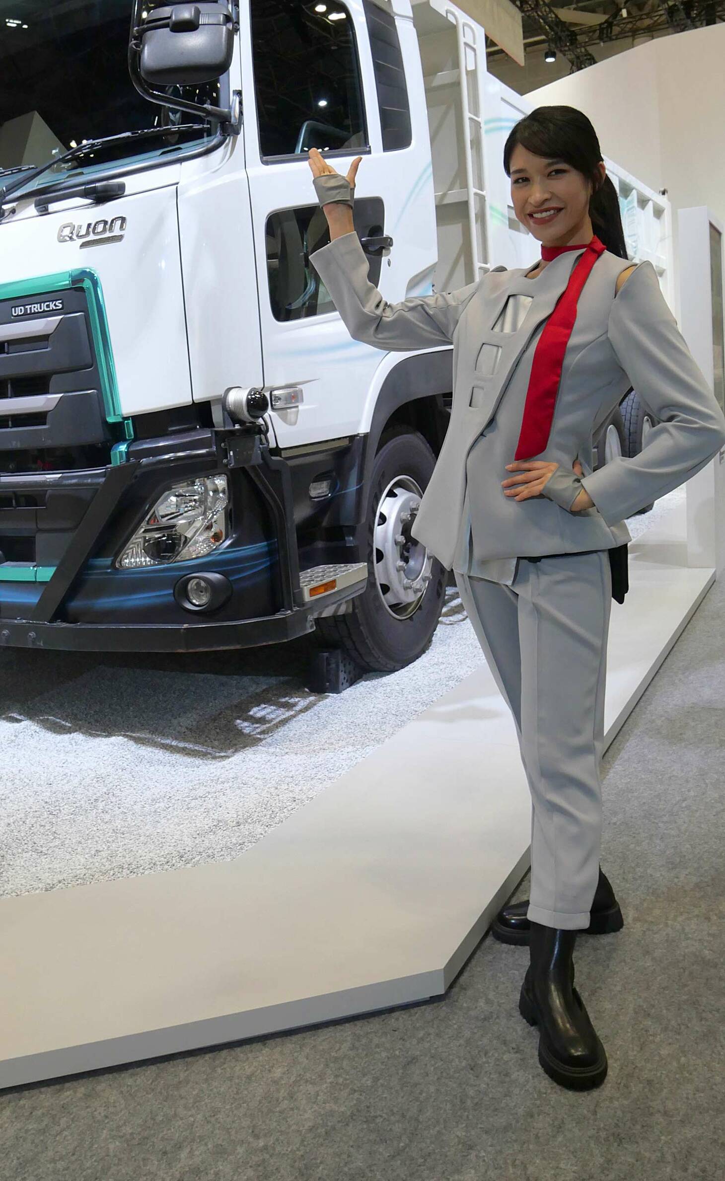 【ジャパンモビリティショー2023】コンパニオン ビジュアル37枚 【画像・写真】 - webCG