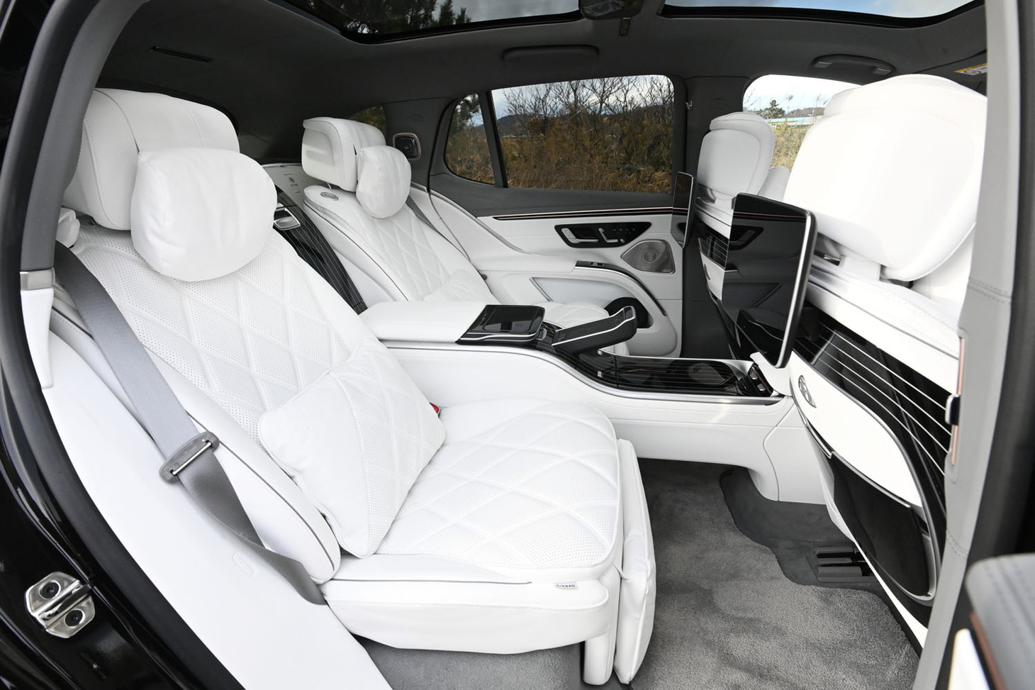 MINIエースマン／テスラ・モデルY／メルセデス・マイバッハEQS SUV【試乗記】 の画像32枚 - webCG