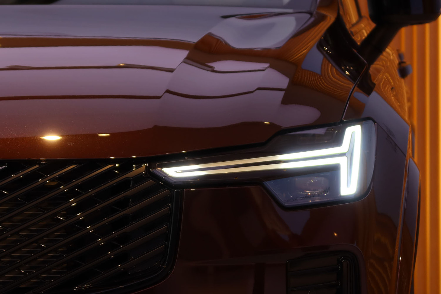 ボルボXC90 T8 AWDプラグインハイブリッド／XC90プラスB5 AWD 内装・外装など44枚 【画像・写真】 - webCG