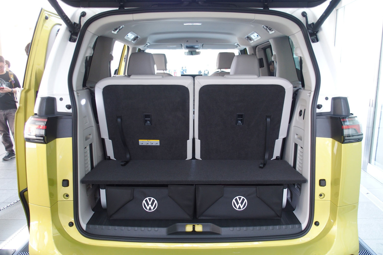 フォルクスワーゲンID. Buzz 内装・外装など90枚 【画像・写真】 - webCG