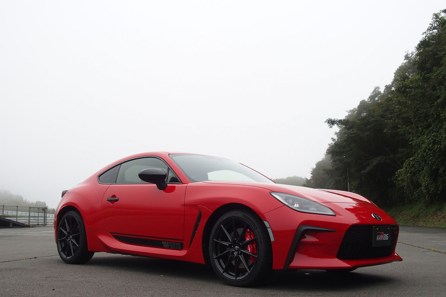 トヨタGR86 RZ“40th Anniversary limited” 内装・外装など59枚 【画像・写真】 - webCG