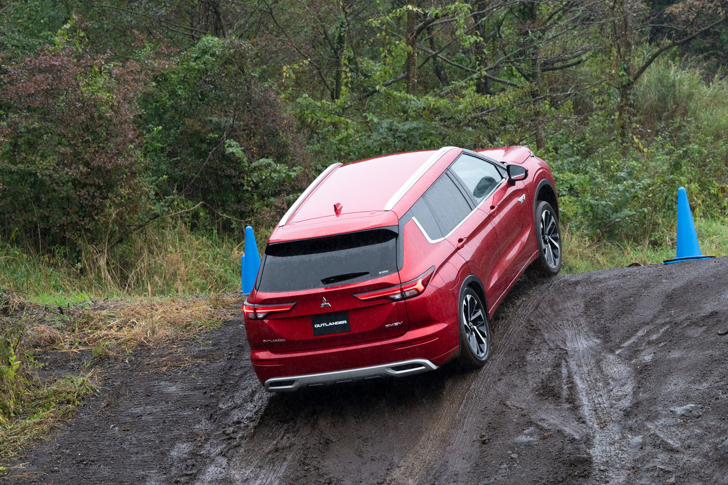 三菱アウトランダーP／デリカD：5 P／トライトンAXCR試作車【試乗記】 の画像26枚 - webCG