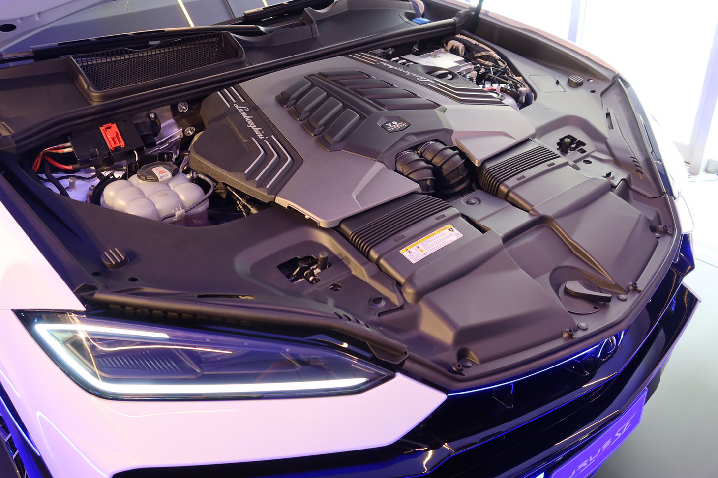 ランボルギーニ・ウルスSE 内装・外装など34枚 【画像・写真】 - webCG