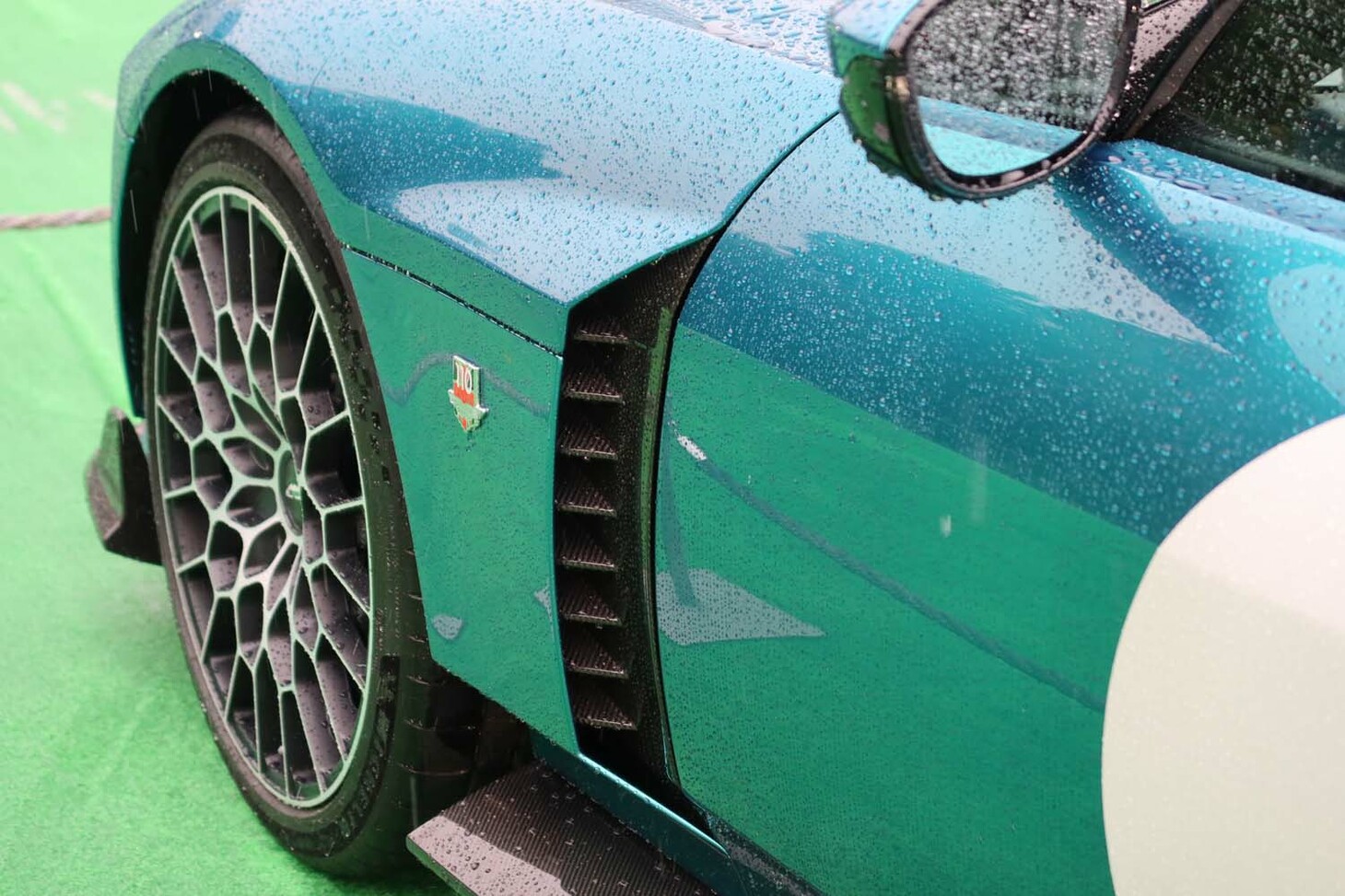 アストンマーティン・ヴァラー ～「ASTON MARTIN ARCADIA TOKYO 2023」の会場から 内装・外装など24枚 【画像・写真】 - webCG