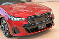 新型「BMW 5シリーズ」が日本上陸 BEVの「i5」と4気筒エンジン車のみをラインナップ 【ニュース】 - webCG